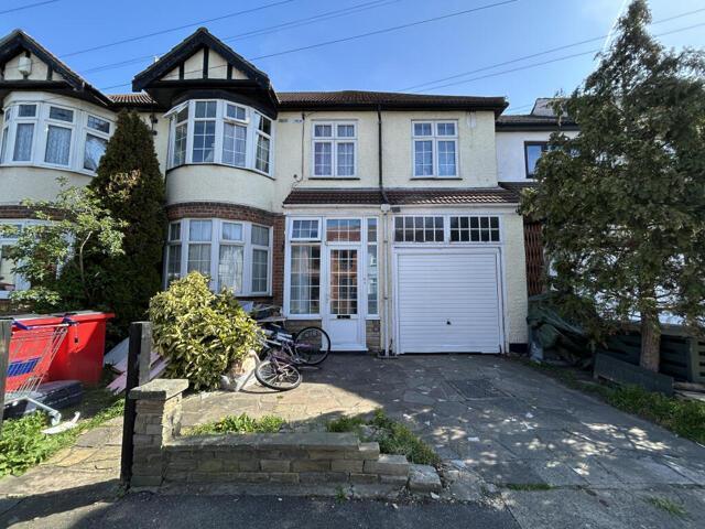 6 Bedroom House Romford Greater London 101100128