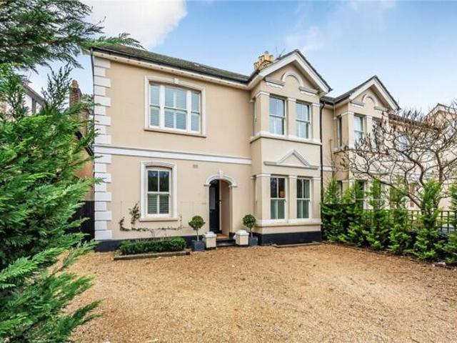 6 Bedroom House Reigate Surrey 99237105