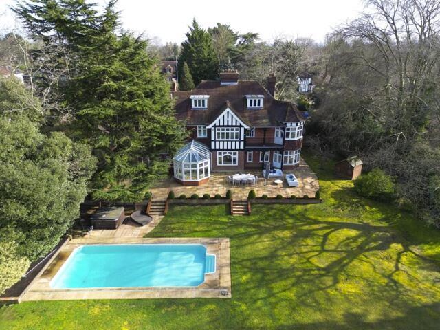 6 Bedroom House Rickmansworth Hertfordshire LS101677522