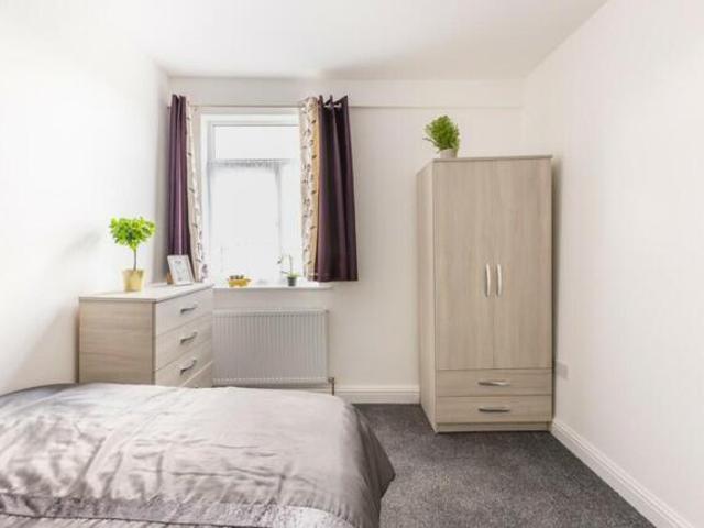 6 Bedroom House Rugby Warwickshire 103485950