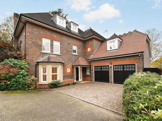 6 Bedroom House Woodford Greater London 101025658
