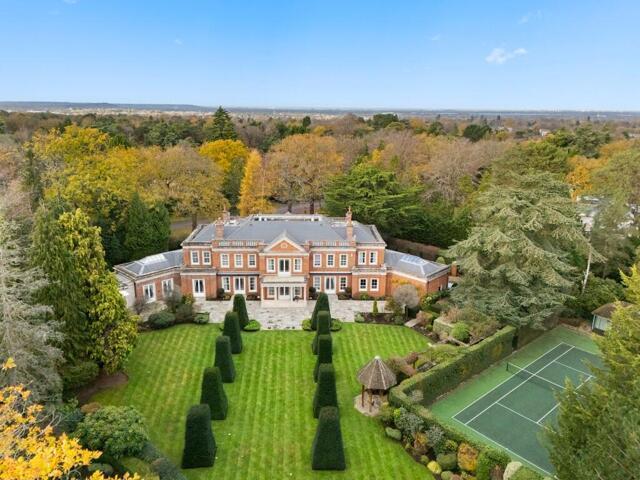 6 Bedroom House Weybridge Surrey LS99523570
