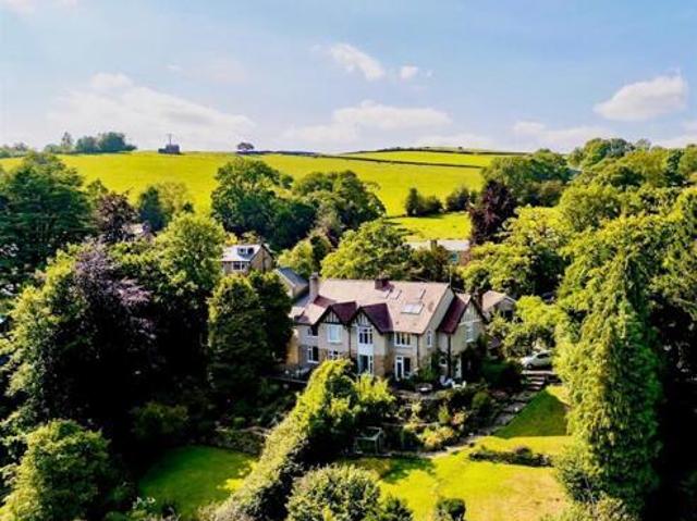 6 Bedroom House Whaley Bridge Derbyshire LS100953600