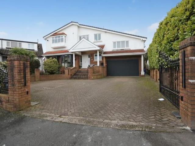 6 Bedroom House Whitefield Bury LS99290332