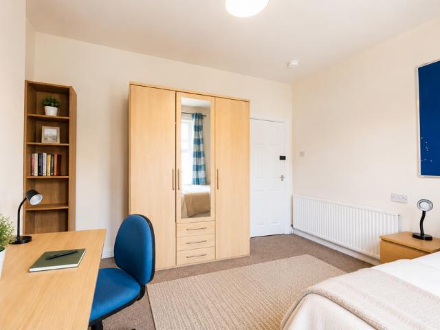 6 bedroom house to rent