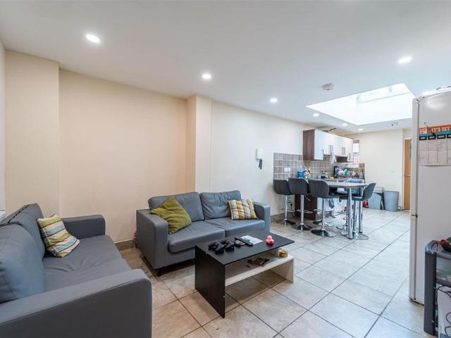 6 bedroom house to rent