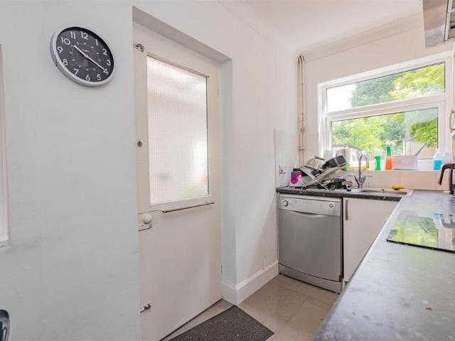 6 bedroom house to rent