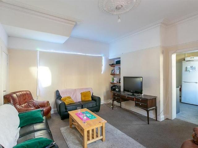 6 bedroom house to rent