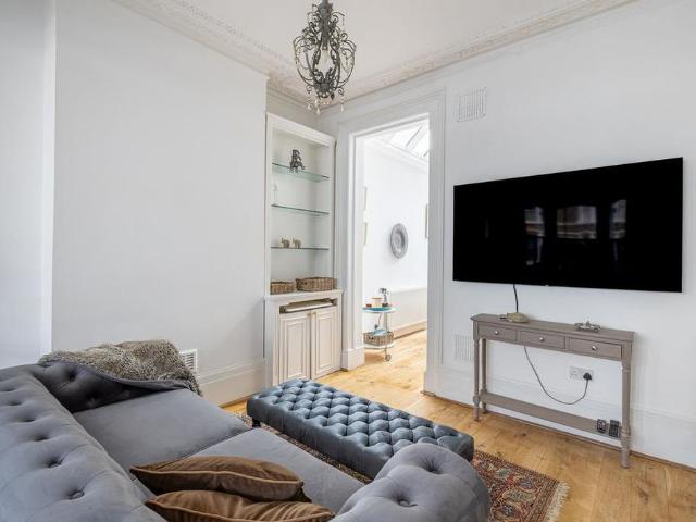 6 bedroom house to rent