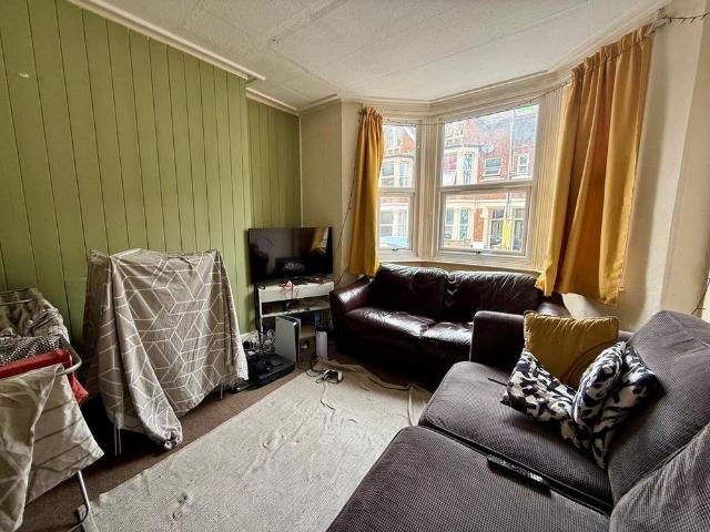 6 bedroom house to rent