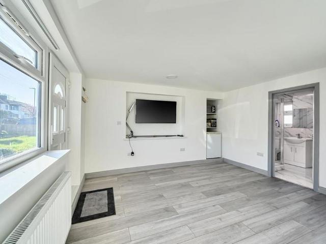6 bedroom house to rent