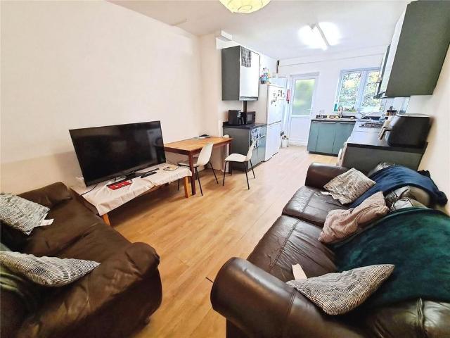 6 bedroom house to rent