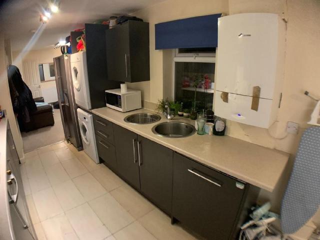 6 bedroom house to rent