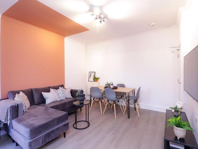 6 bedroom house to rent