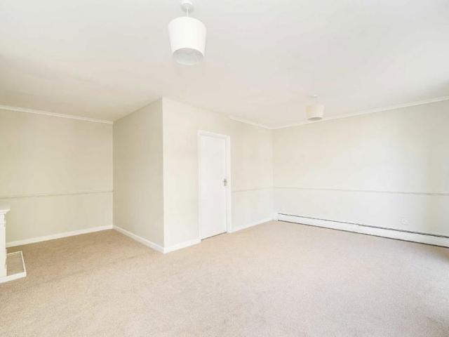 6 bedroom house to rent