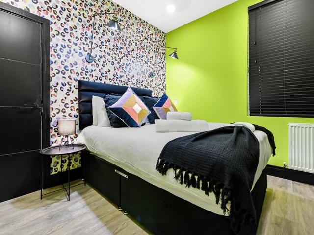 6 bedroom house to rent