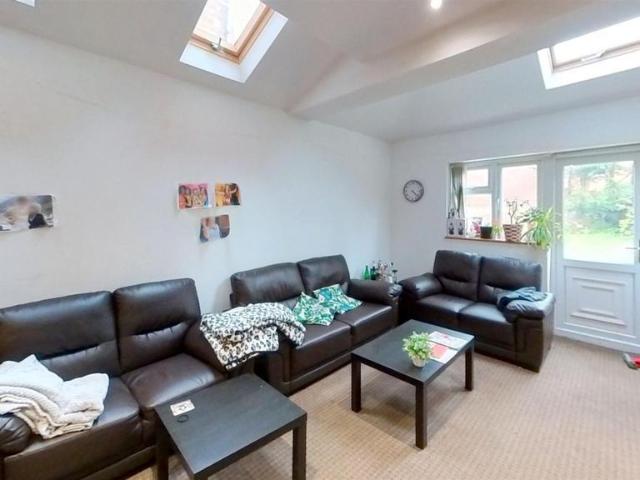 6 bedroom house to rent