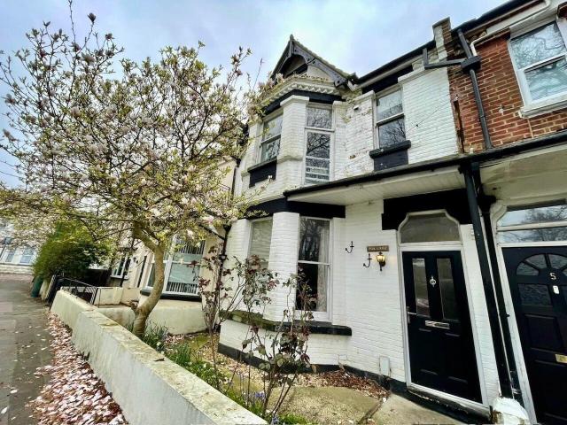 6 bedroom house to rent