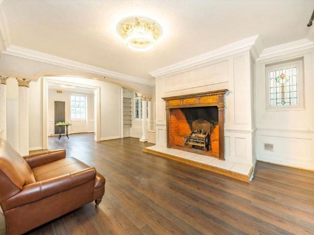 6 bedroom house to rent