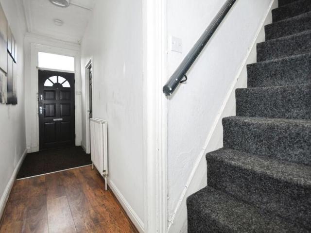 6 bedroom house to rent