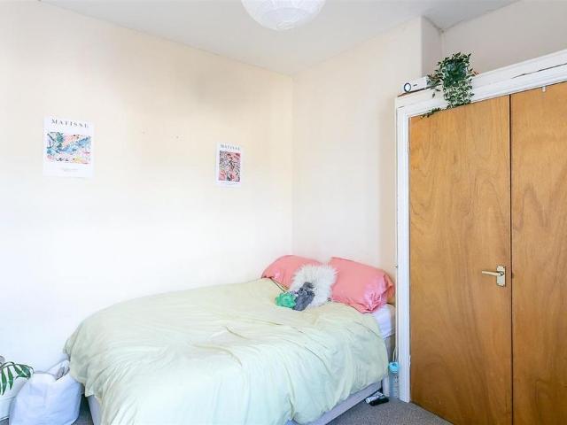 6 bedroom house to rent