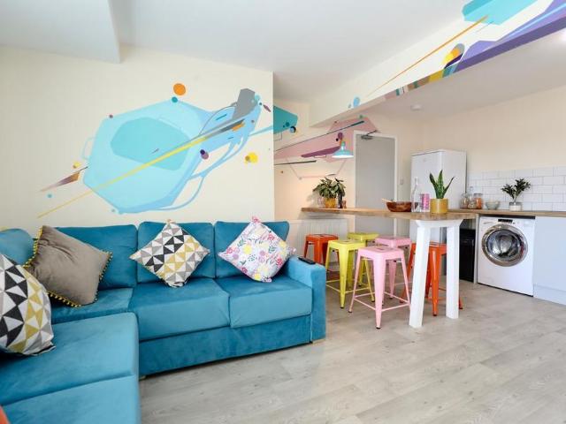 6 bedroom house to rent