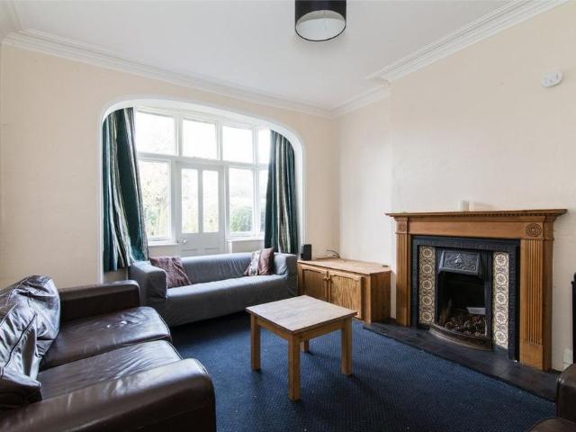 6 bedroom house to rent