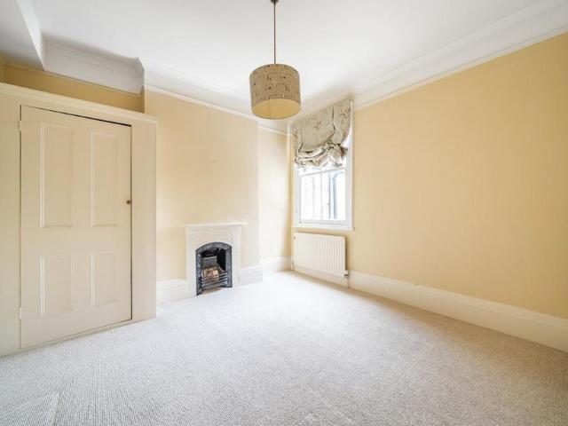 6 bedroom house to rent
