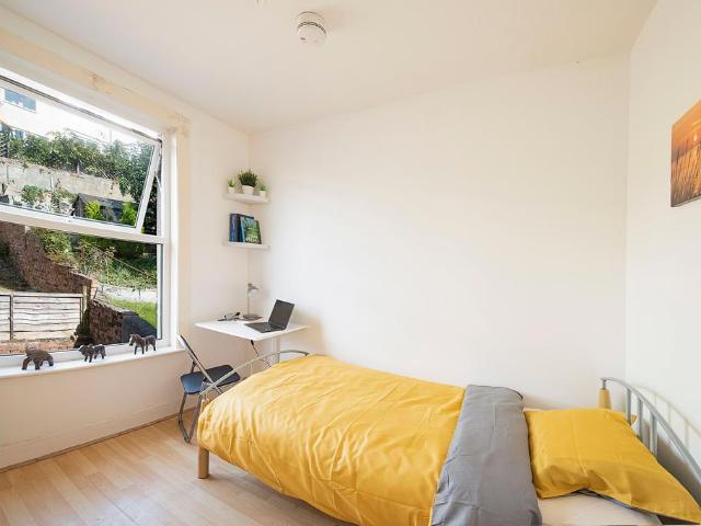 6 bedroom house to rent