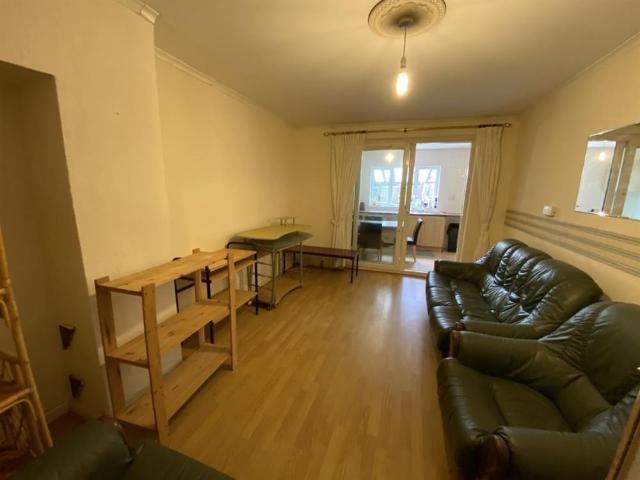 6 bedroom House To Rent