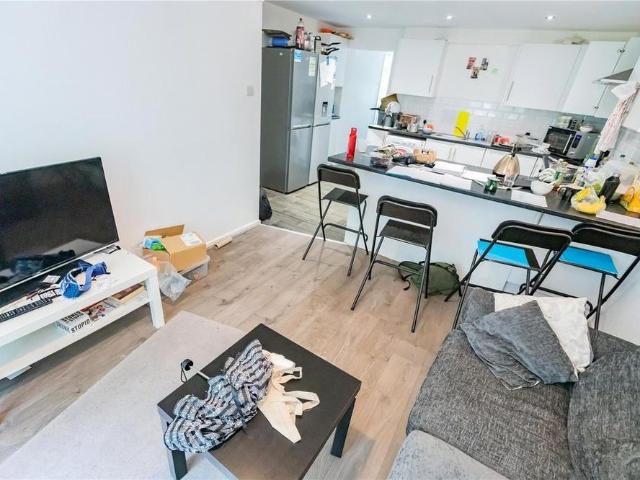 6 bedroom house to rent