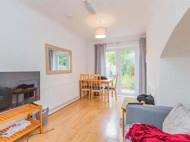 6 bedroom house to rent