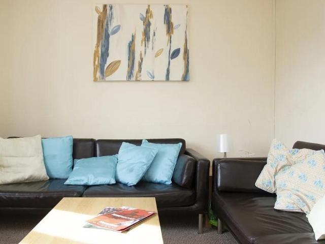 6 bedroom house to rent