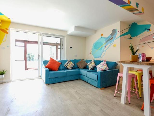 6 bedroom house to rent