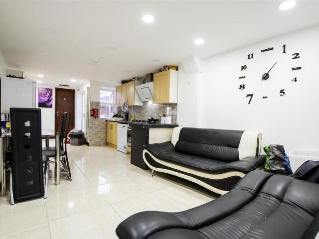 6 bedroom house to rent