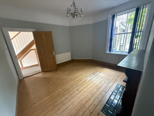 6 bedroom house to rent