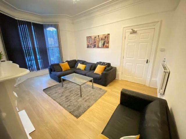 6 bedroom house to rent