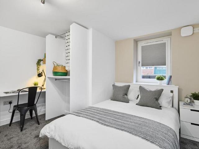 6 bedroom house to rent
