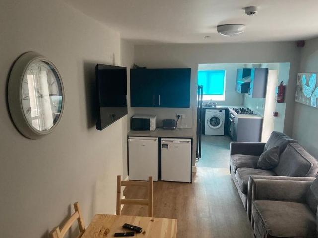 6 bedroom house to rent