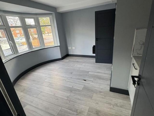 6 bedroom house to rent