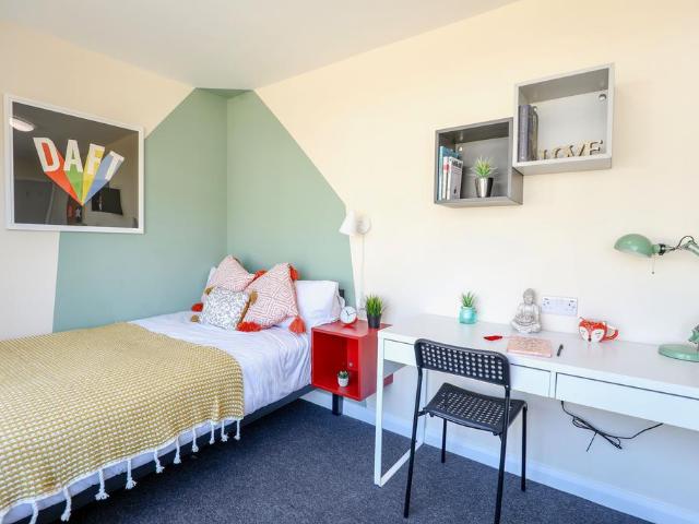 6 bedroom house to rent