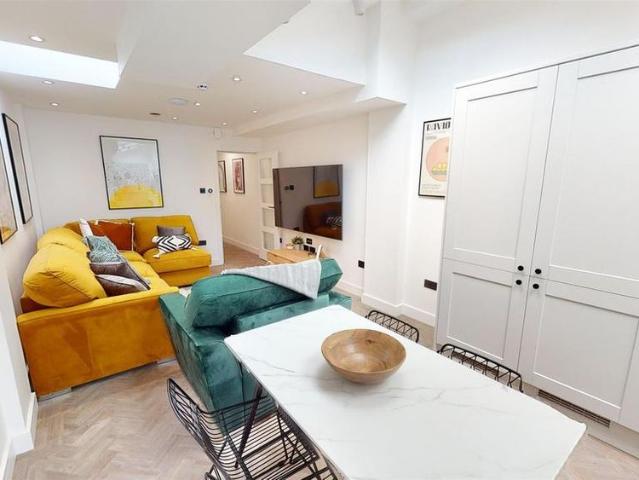 6 bedroom house to rent