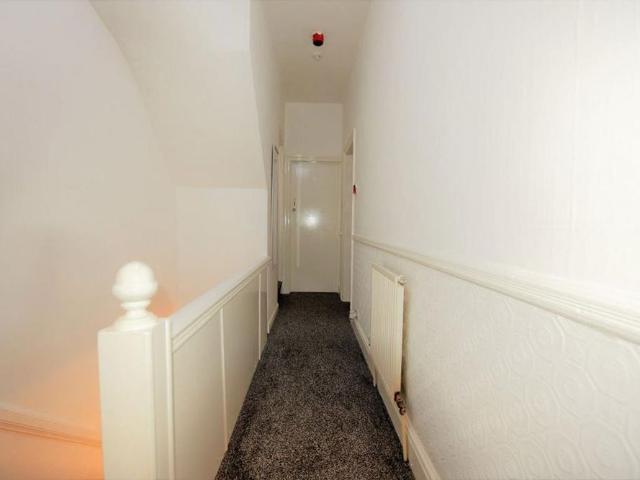 6 bedroom house to rent