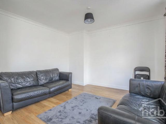 6 bedroom house to rent