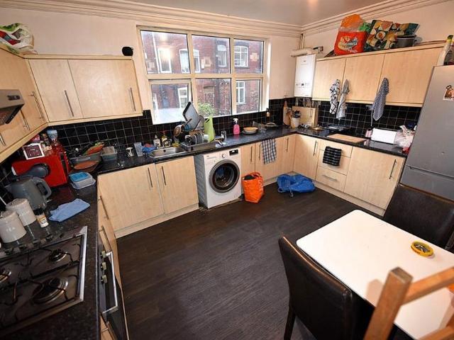 6 bedroom house to rent