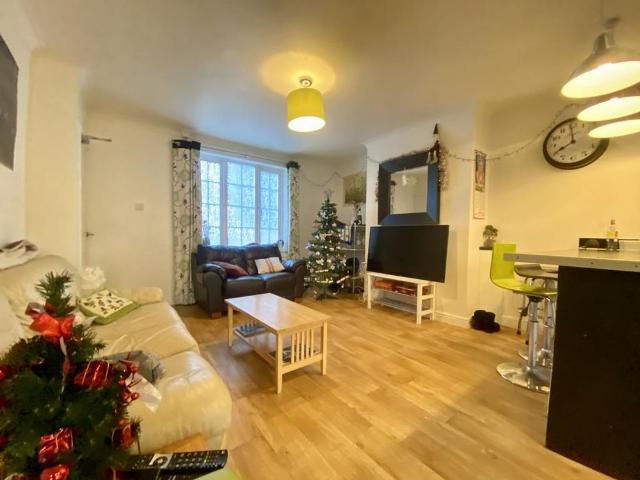 6 bedroom house to rent