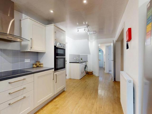 1 bedroom house share to rent