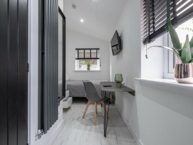 6 bedroom house to rent