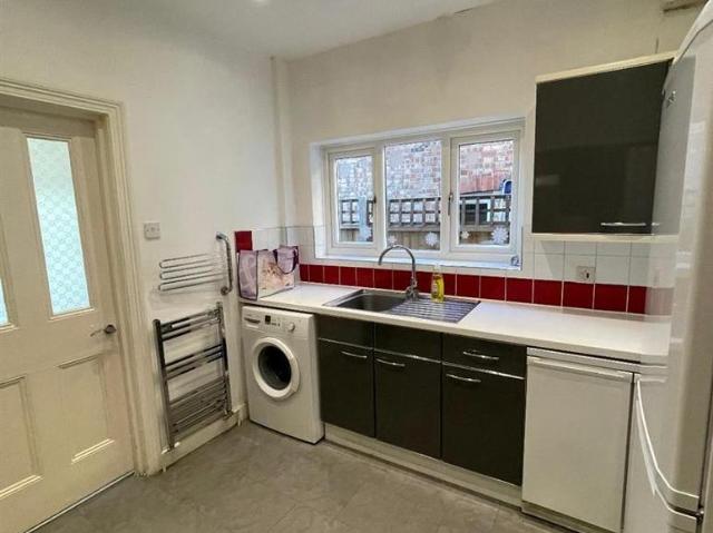 6 bedroom house to rent