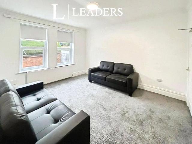 6 bedroom house to rent